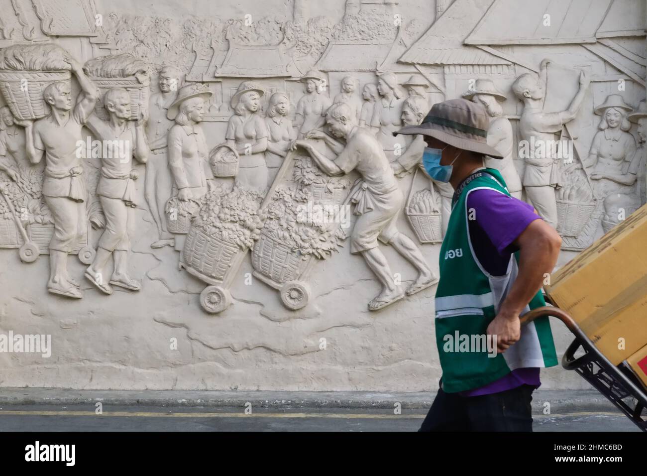 Bangkok frieze market scene hi-res stock photography and images - Alamy