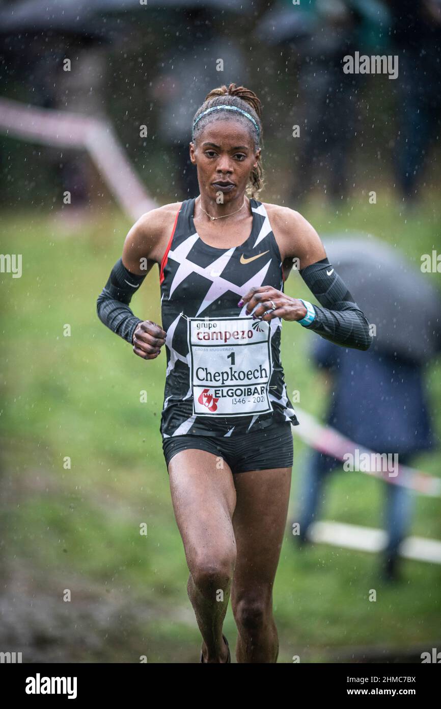 Beatrice Chepkoech running in the Elgoibar International Cross Country ...