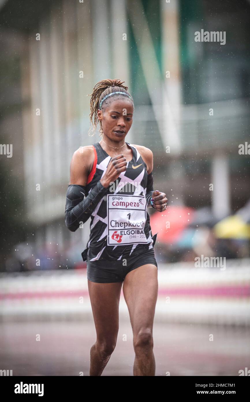 Beatrice Chepkoech running in the Elgoibar International Cross Country ...