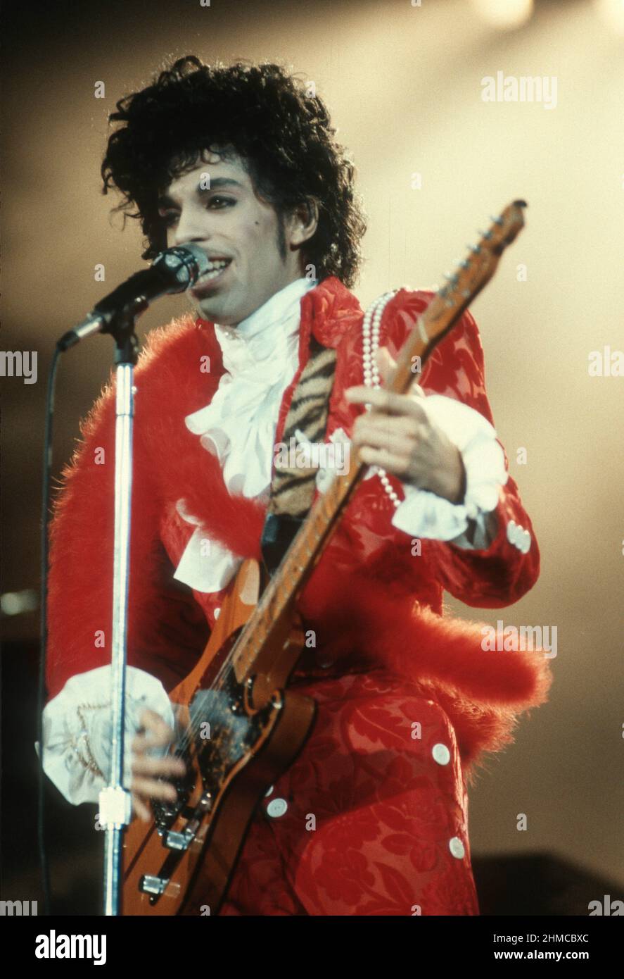 Prince purple rain tour hi-res stock photography and images - Alamy