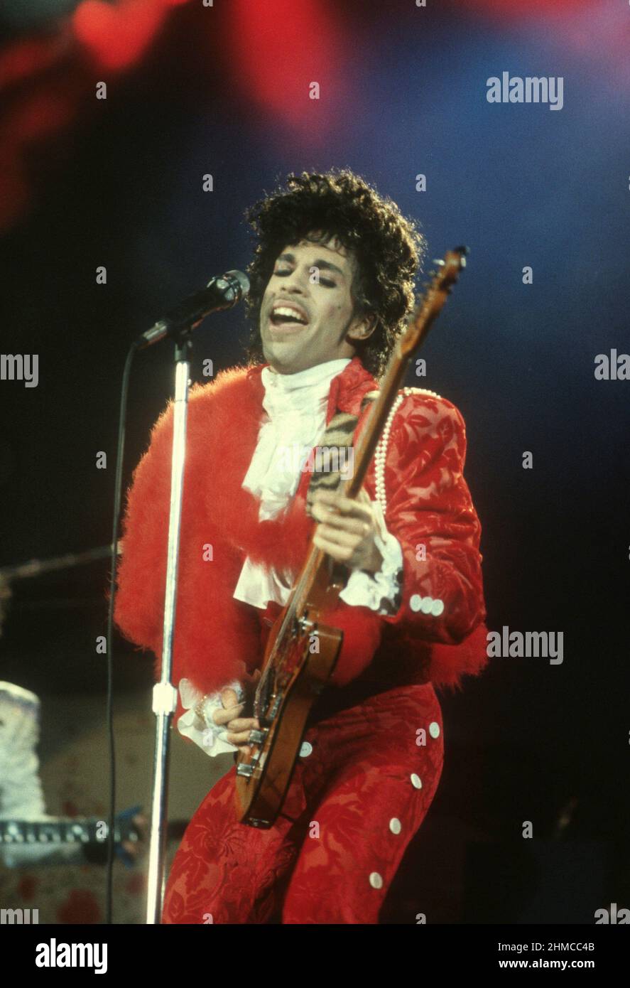 Prince purple rain tour hi-res stock photography and images - Alamy