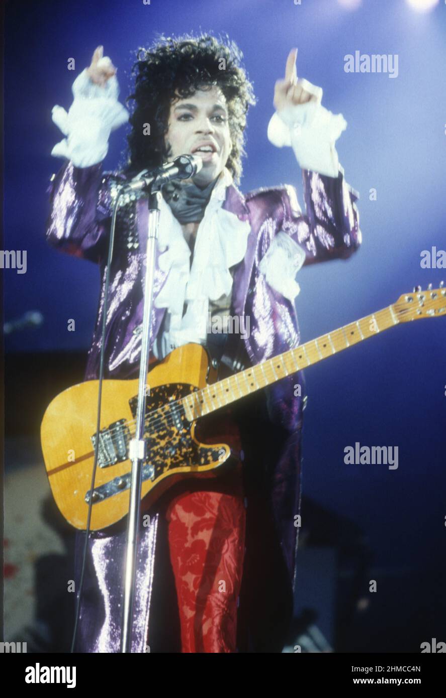 Prince purple rain tour hi-res stock photography and images - Alamy