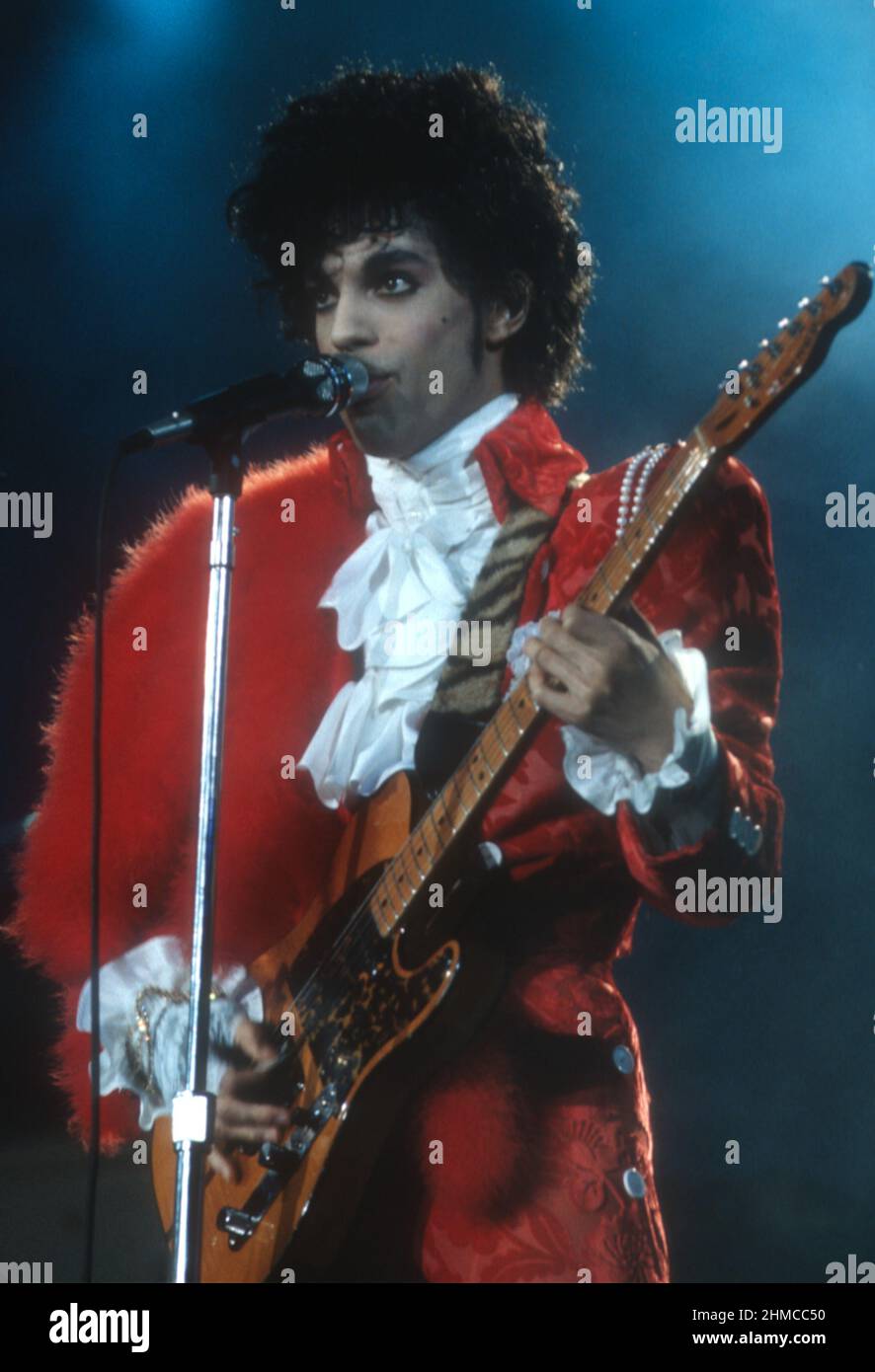 Prince purple rain tour hi-res stock photography and images - Alamy