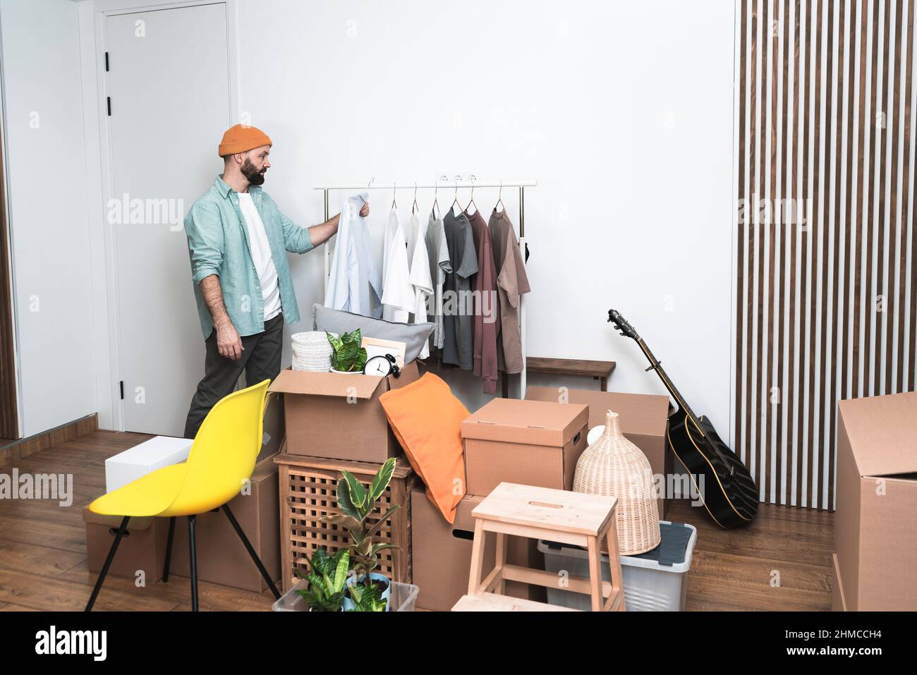 Moving rack hi-res stock photography and images - Alamy