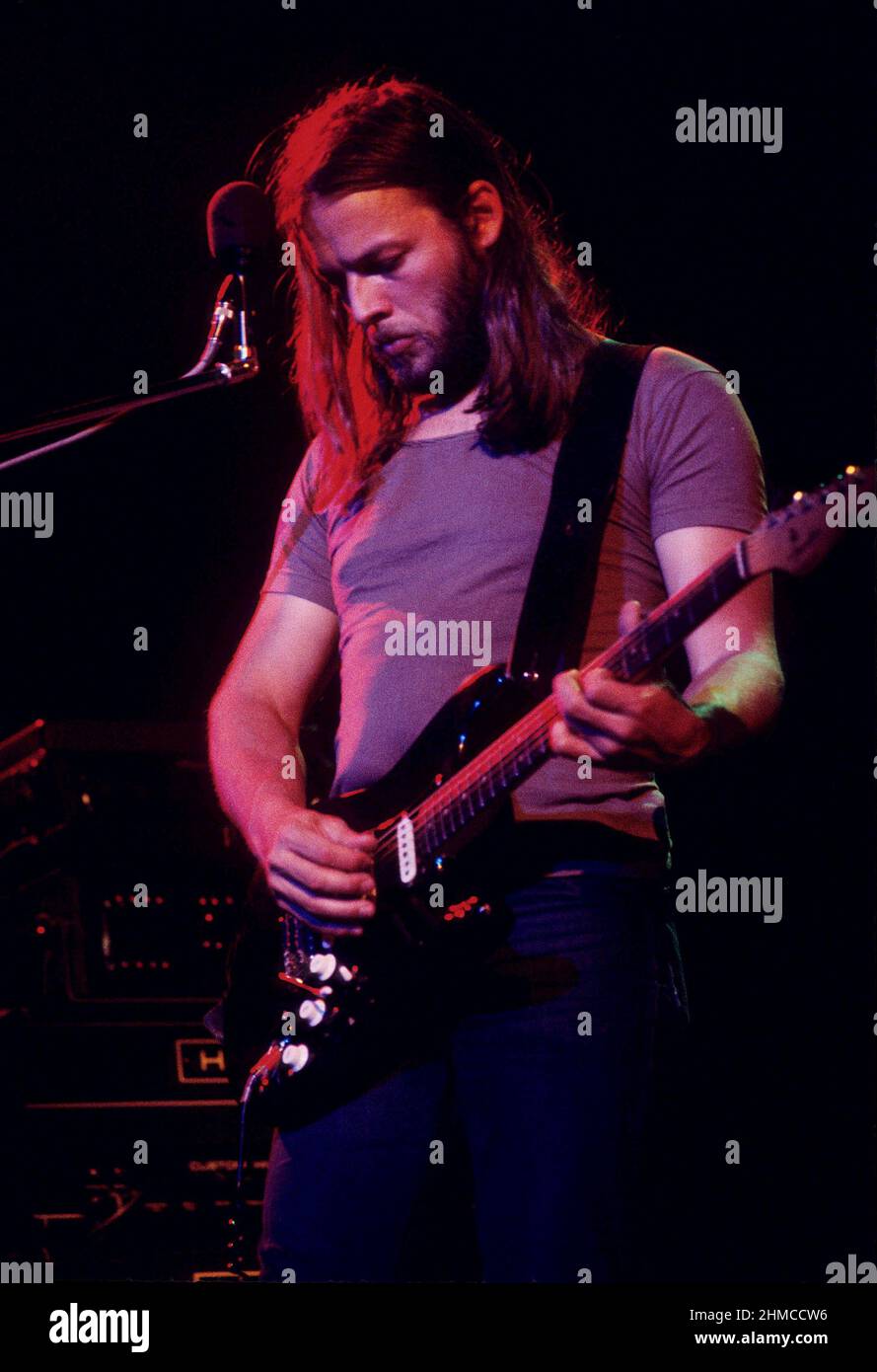 LOS ANGELES, CA - OCTOBER 28: David Gilmour of Pink Floyd in concert ...