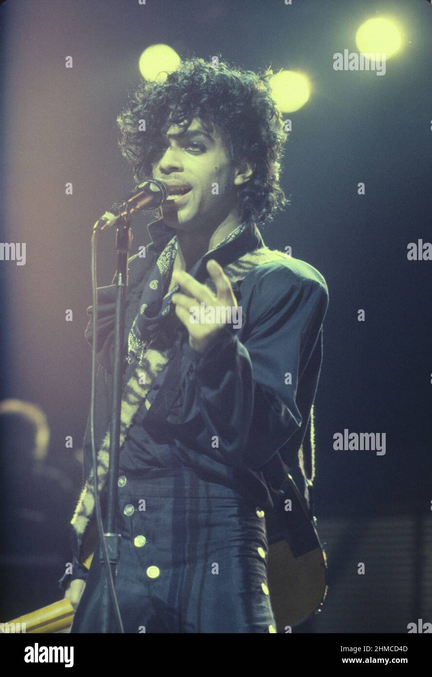 Prince purple rain tour hi-res stock photography and images - Alamy