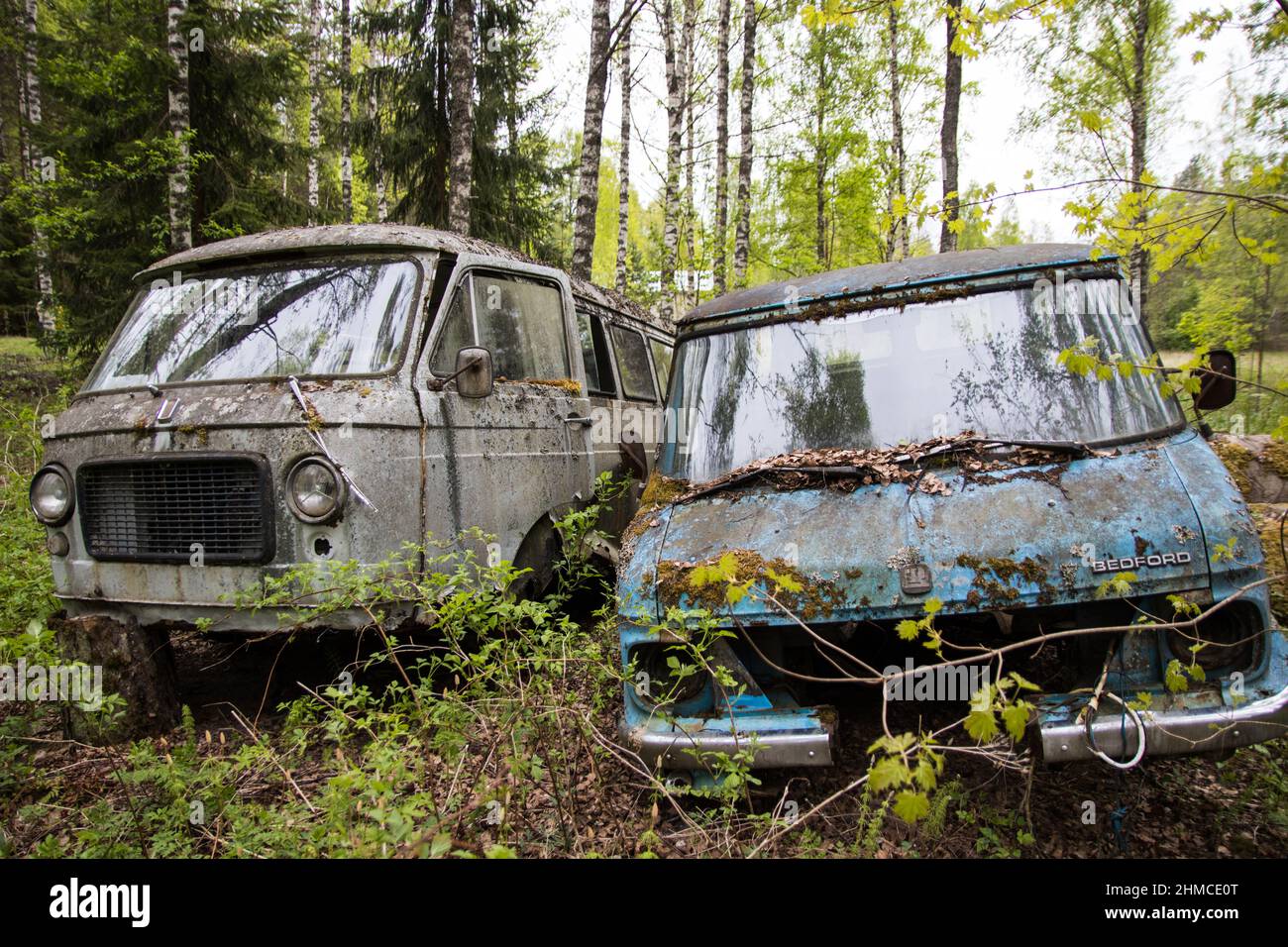 Rusty cars hi-res stock photography and images - Alamy