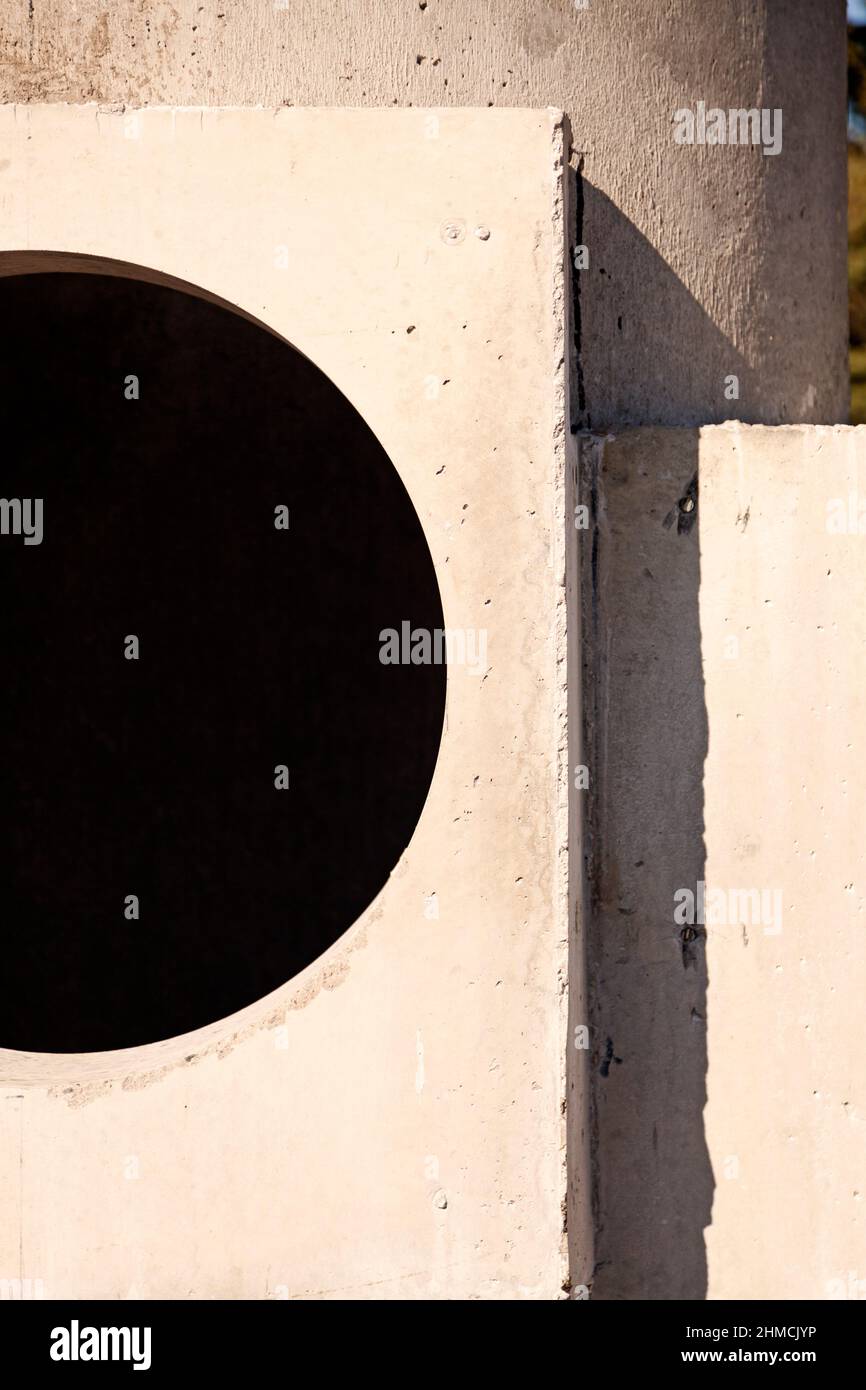 Concrete wall with round window hi-res stock photography and images - Alamy