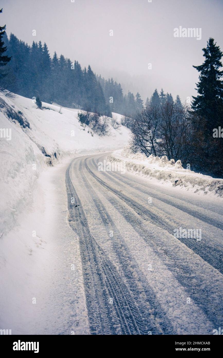 Bad weather in a mountains hi-res stock photography and images - Alamy