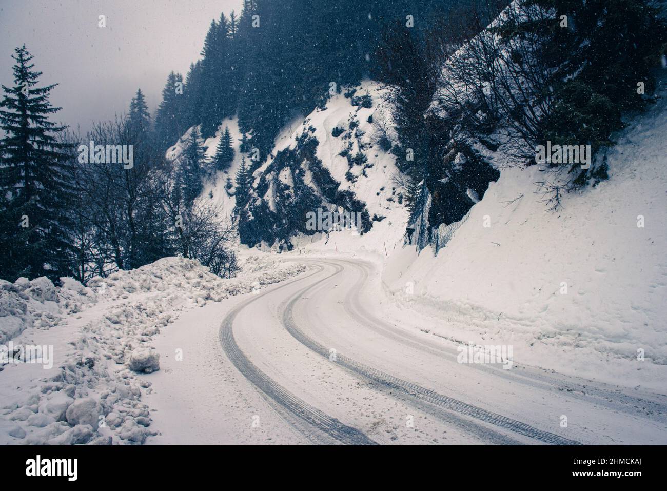 Wet snowy slope hi-res stock photography and images - Alamy