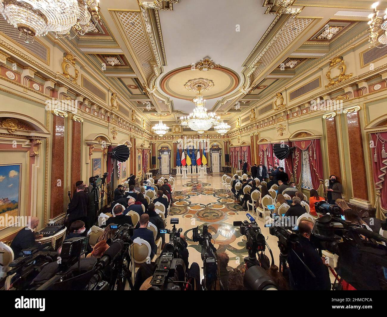 Mariinskyi palace hi-res stock photography and images - Alamy