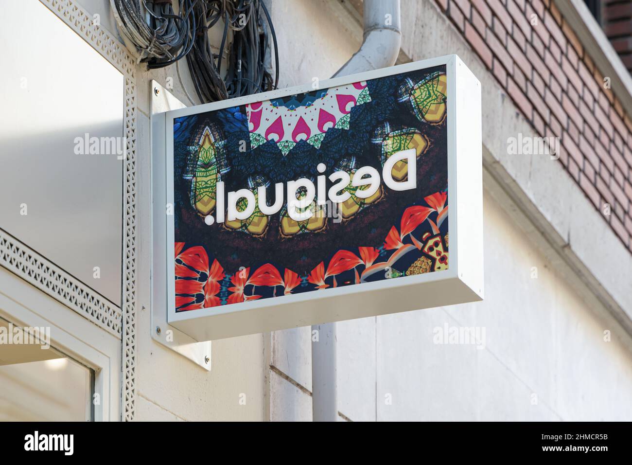 Desigual logo hi-res stock photography and images - Alamy