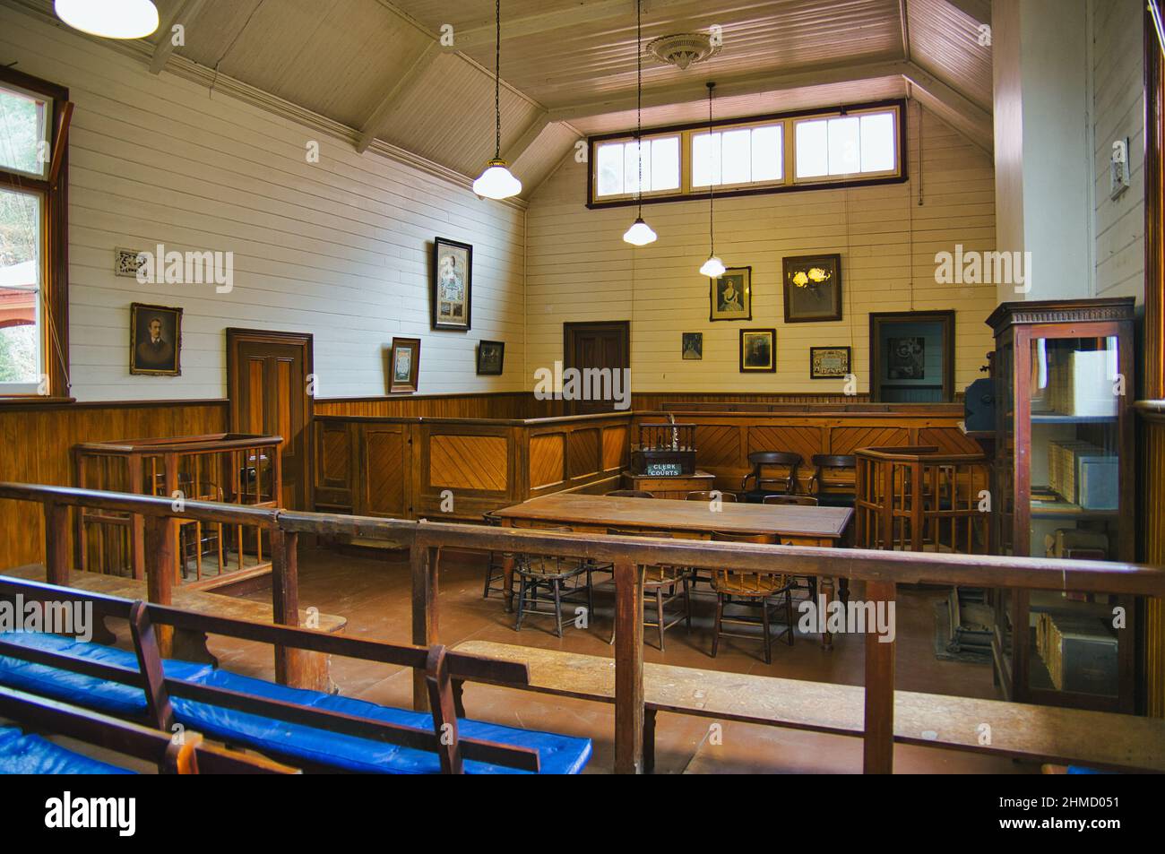 Courtroom interior architecture hi-res stock photography and images - Alamy