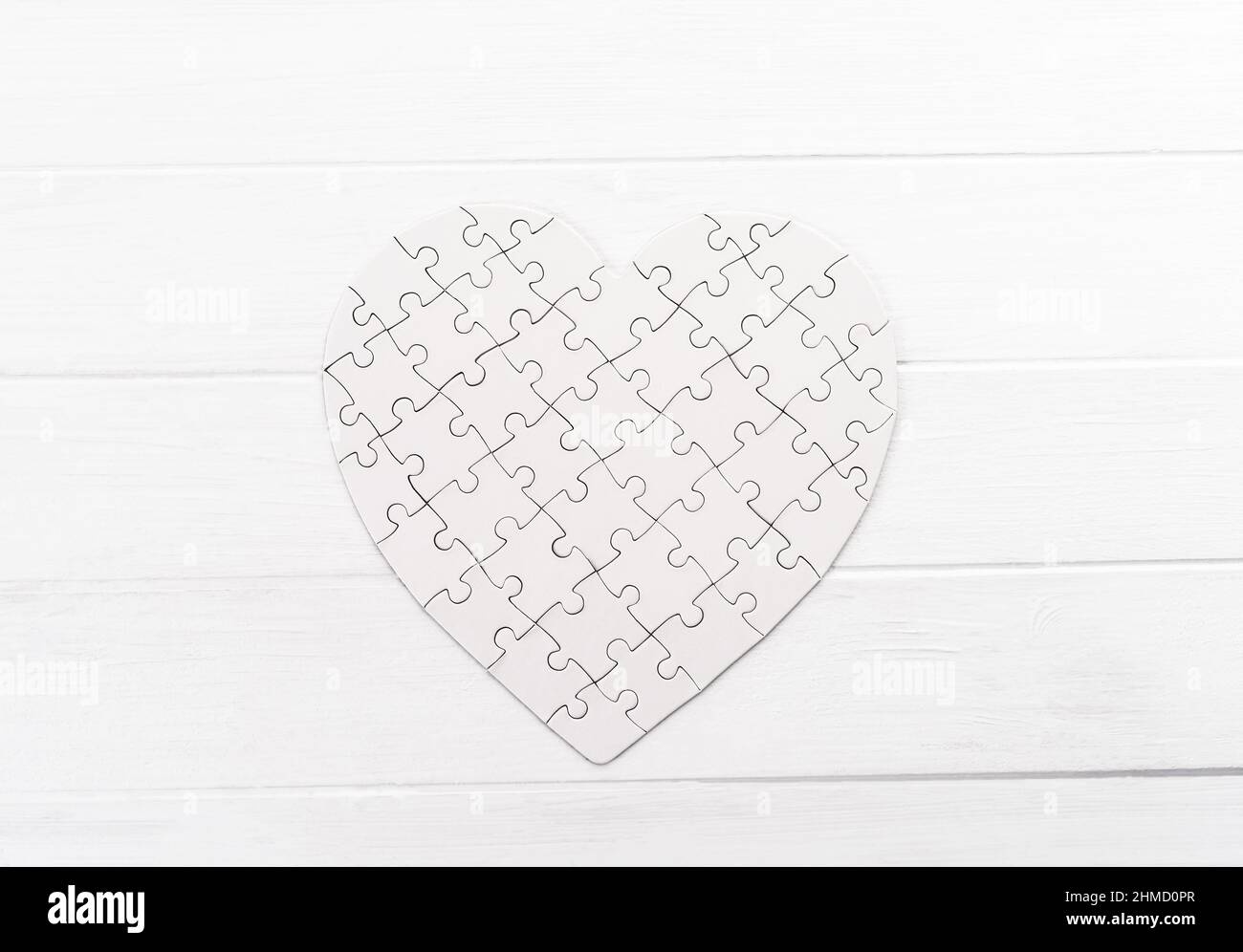 Jigsaw puzzle heart form hi-res stock photography and images - Alamy