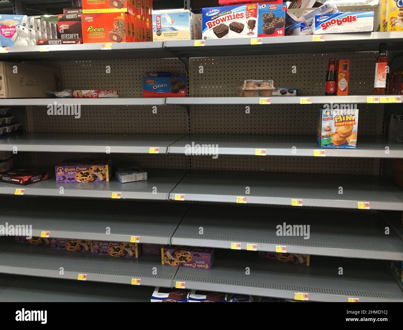 Walmart interior hi-res stock photography and images - Alamy