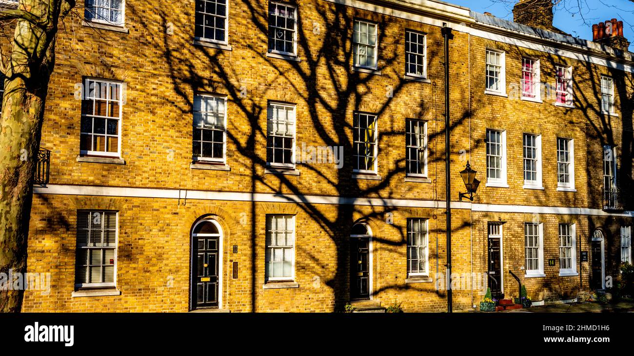 low sun, traditional Wharf living. shadows, low sun. London Stock Photo ...