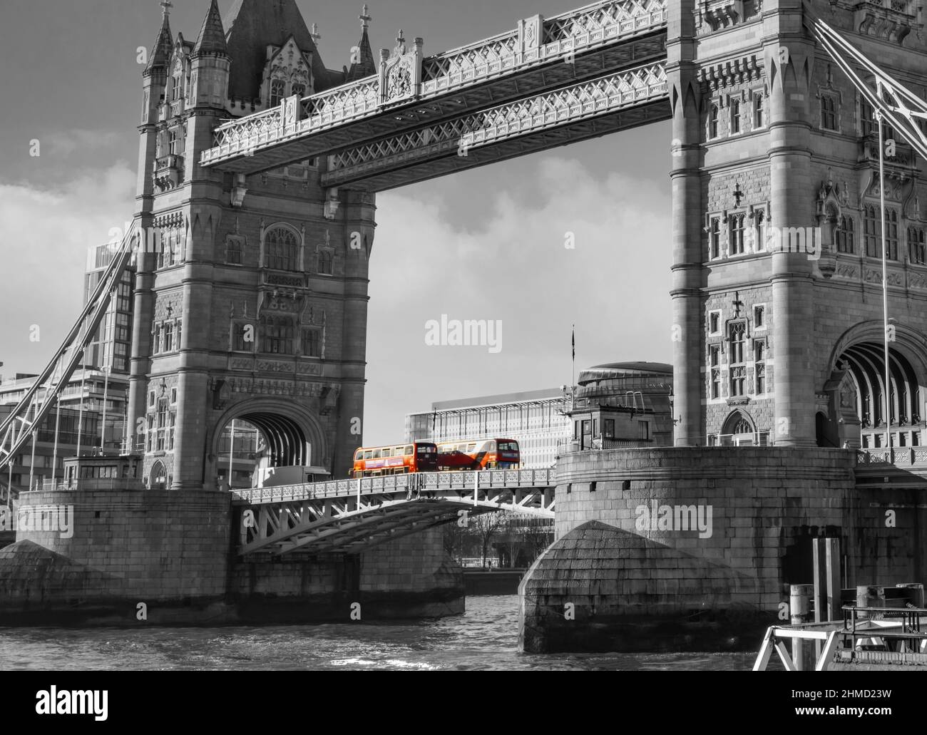 B&W, Tower Bridge, London buses, Thames Stock Photo - Alamy