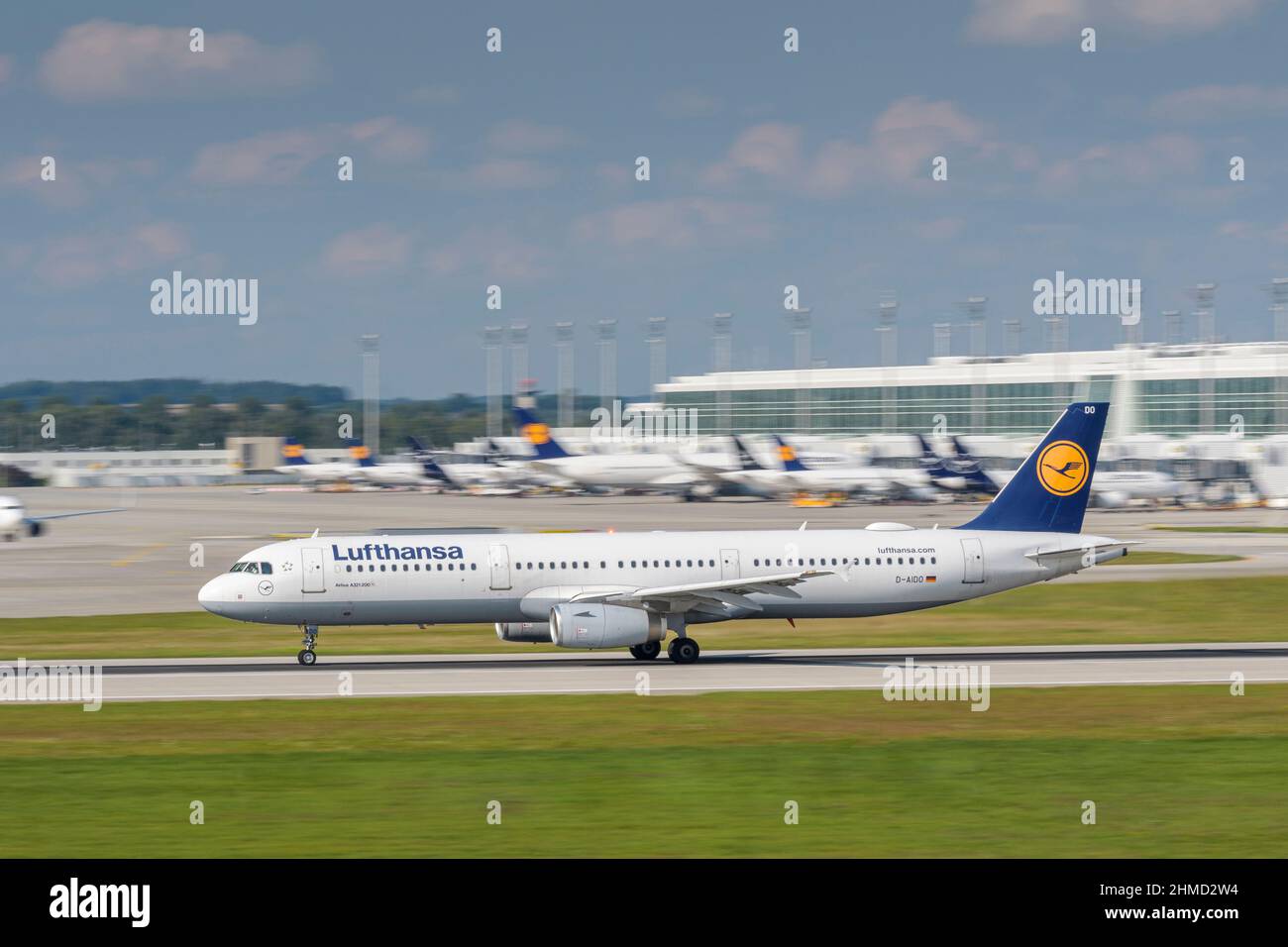 Lufthansa Airbus A321-231 With The Aircraft Registration D-AIDO Is ...