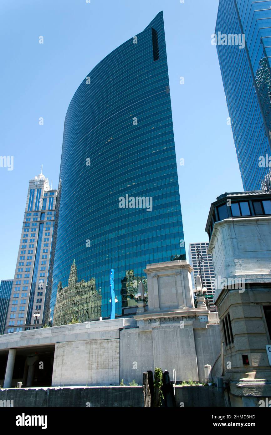 View of 333 Wacker Drive, from the Chicago River, Chicago, Illinois ...