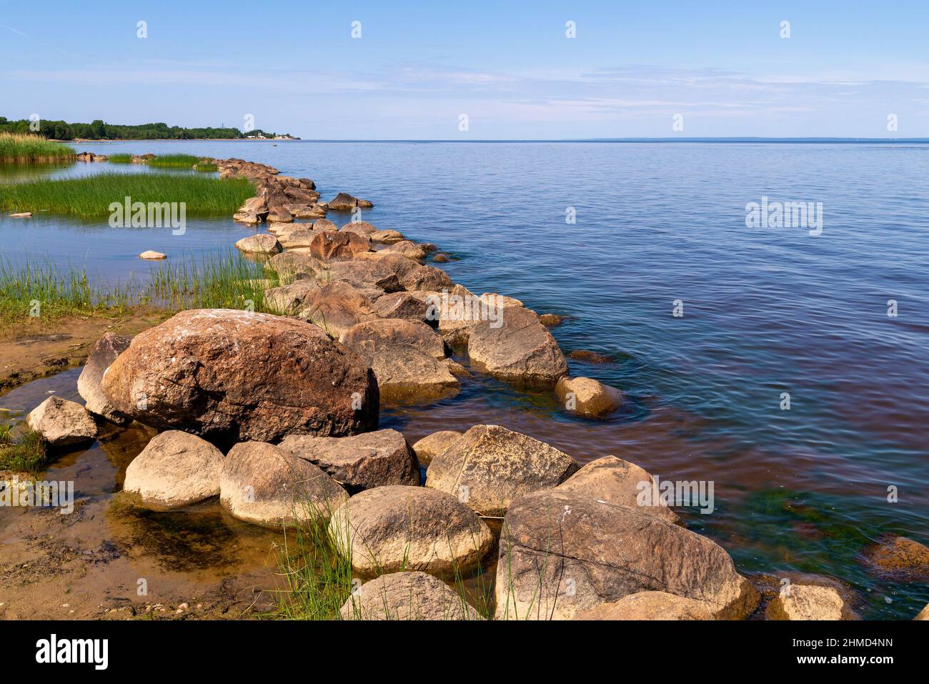 Coast of Finland bay with boulders and stones. Shelf of Baltic sea ...