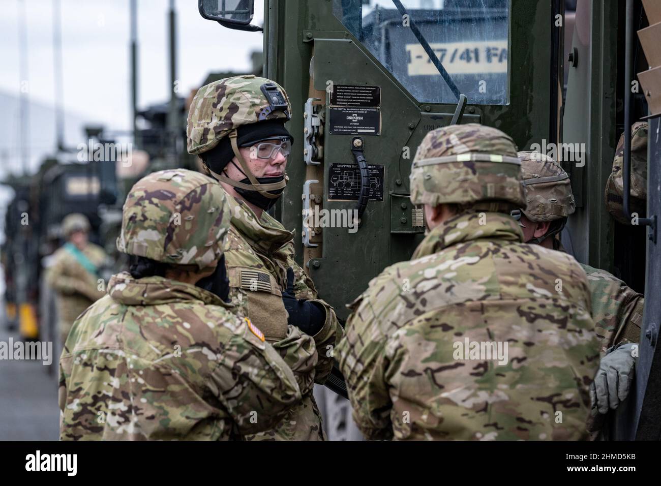 Vilseck, Germany. 09th Feb, 2022. A U.S. soldier stands next to ...