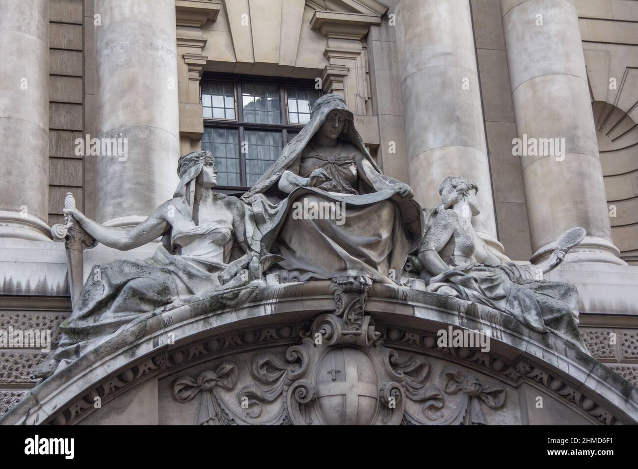 Detail of the Old Bailey building Stock Photo - Alamy