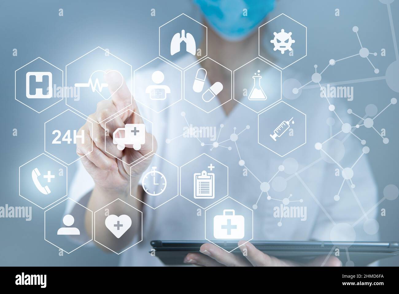 Nurse computer behind screen hi-res stock photography and images - Alamy