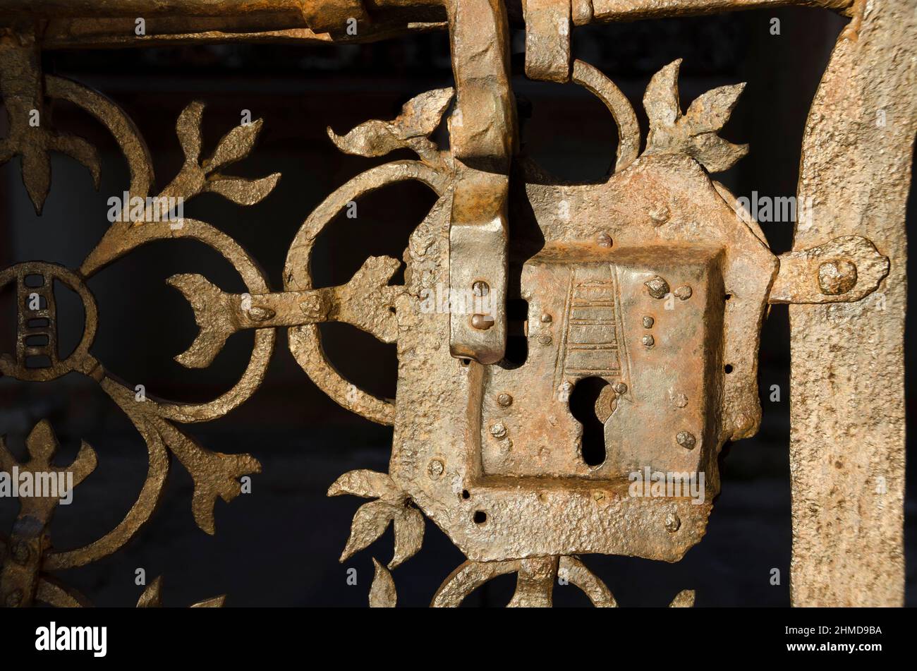 Lattice lock hi-res stock photography and images - Alamy