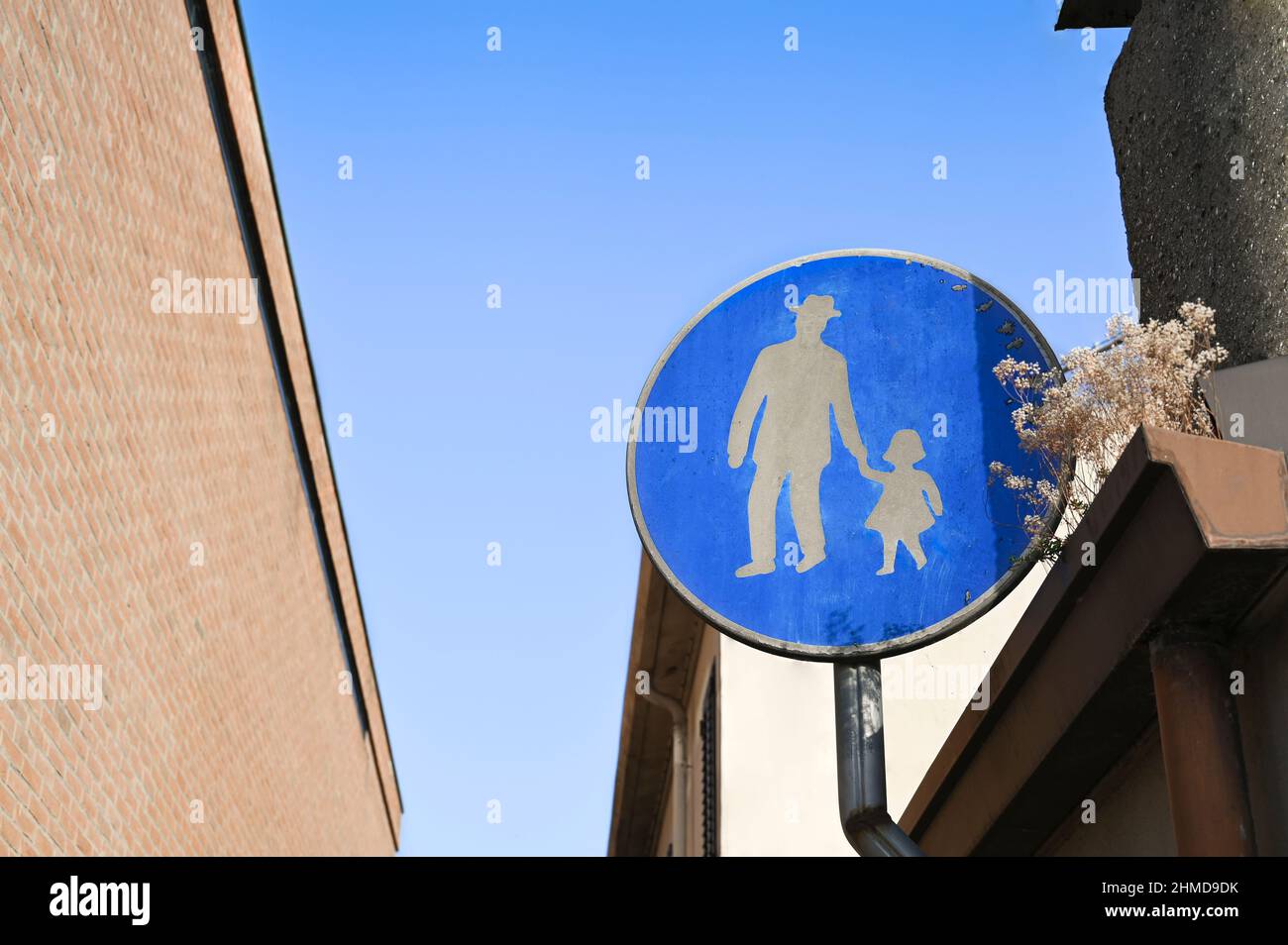 Child sign hi-res stock photography and images - Alamy