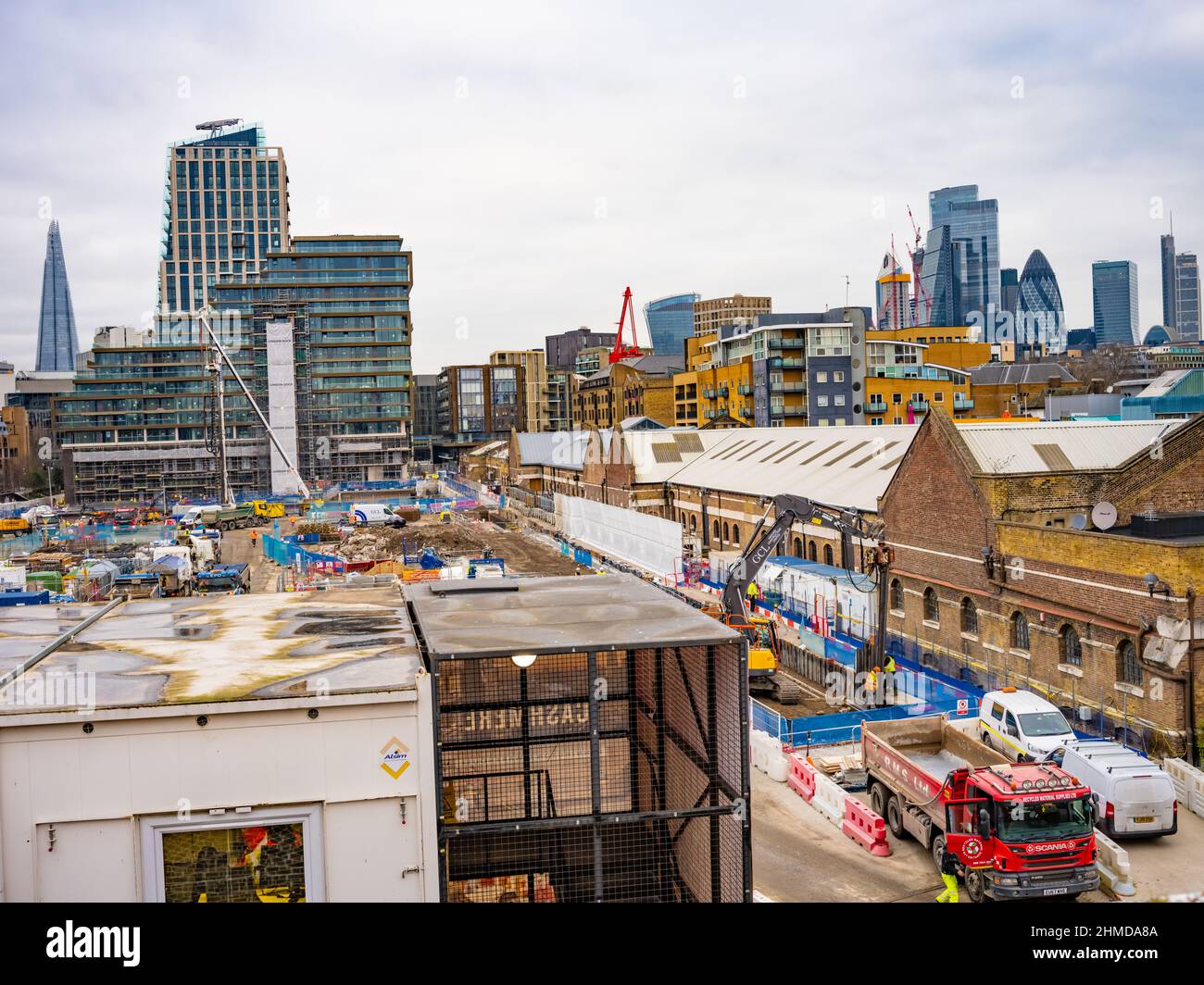 Wapping london docks hi-res stock photography and images - Alamy