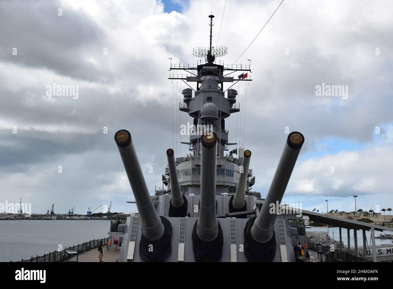 Landscape shot of the main deck guns of the USS Missouri Stock Photo ...