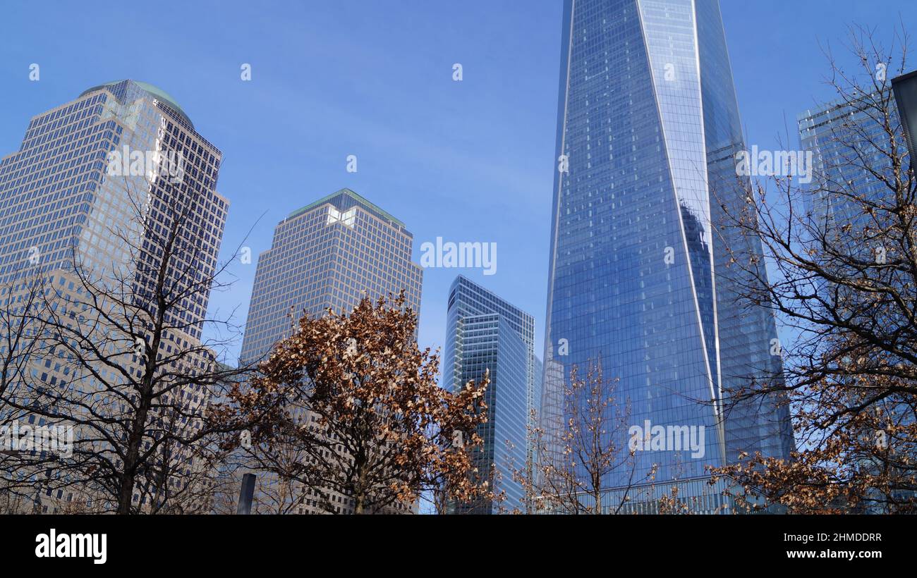One world trade center from 9 11 memorial pools hi-res stock ...