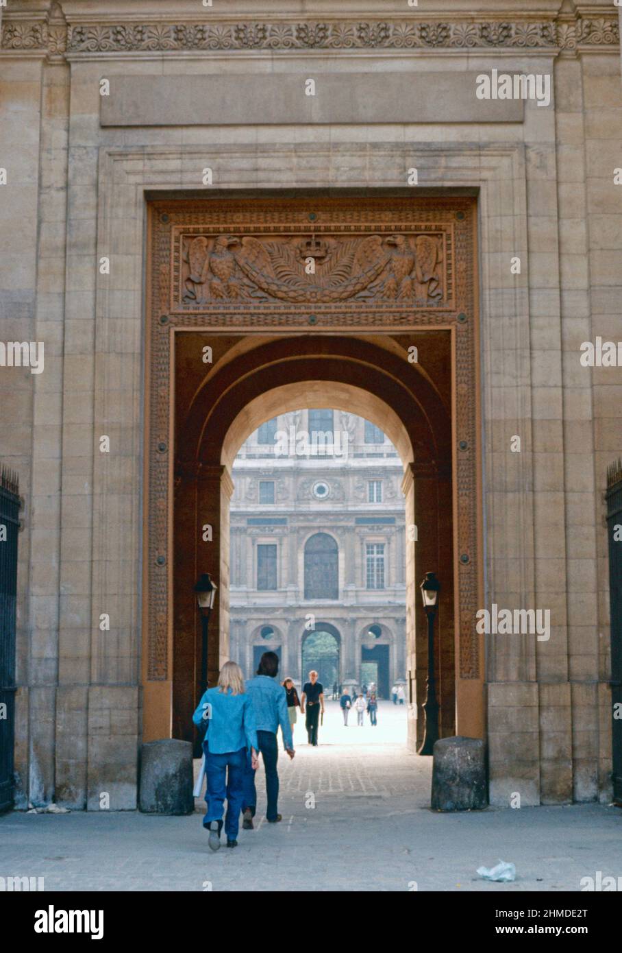 Archway at the louvre hi-res stock photography and images - Alamy