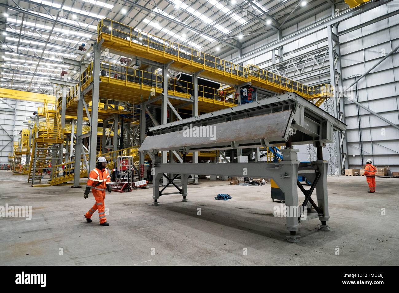 The inner form of a casting cell next to an adjustable mould to create ...