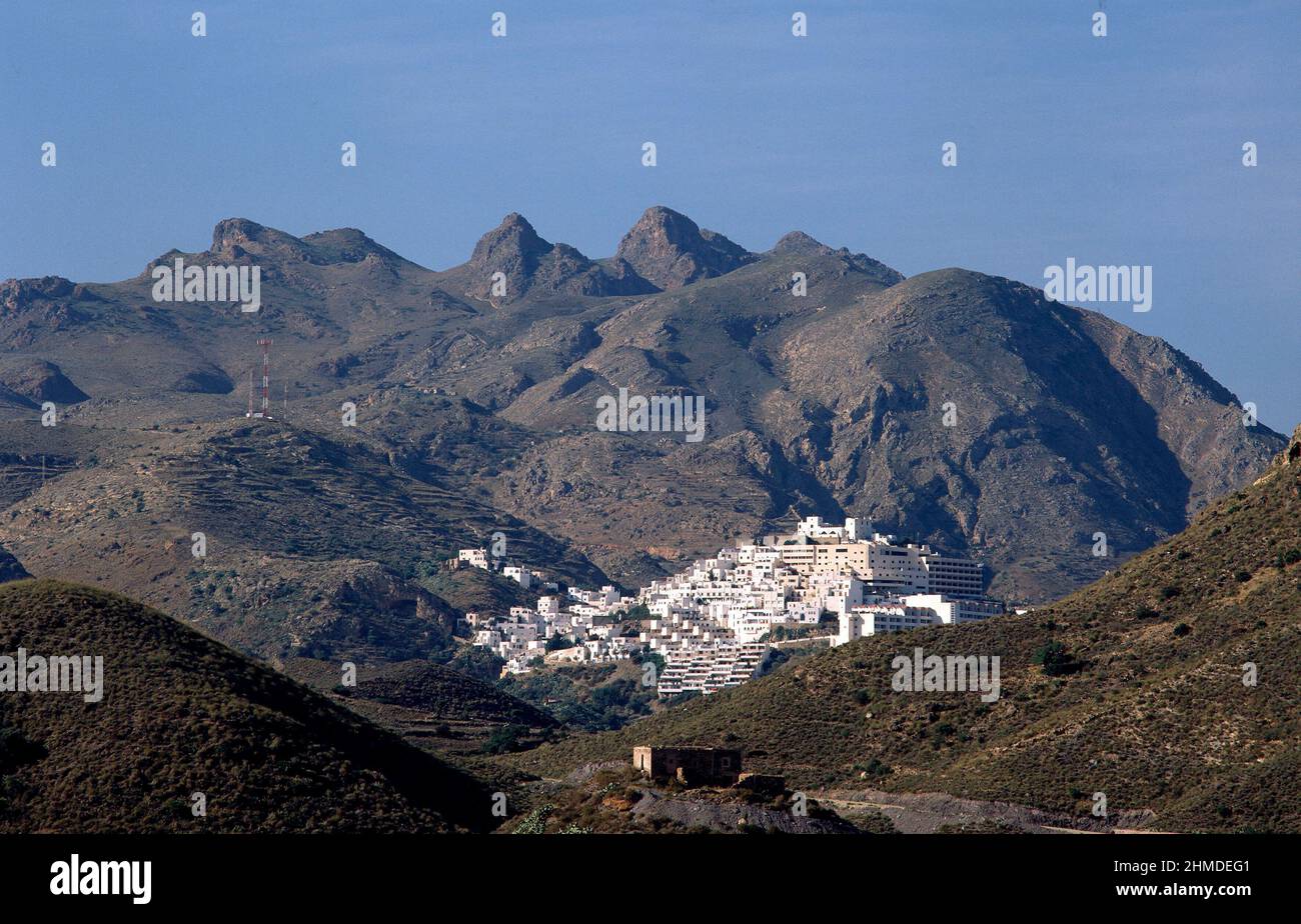 PANORAMICA DEL PUEBLO CON LA SIERRA CABRERA. Location: EXTERIOR ...