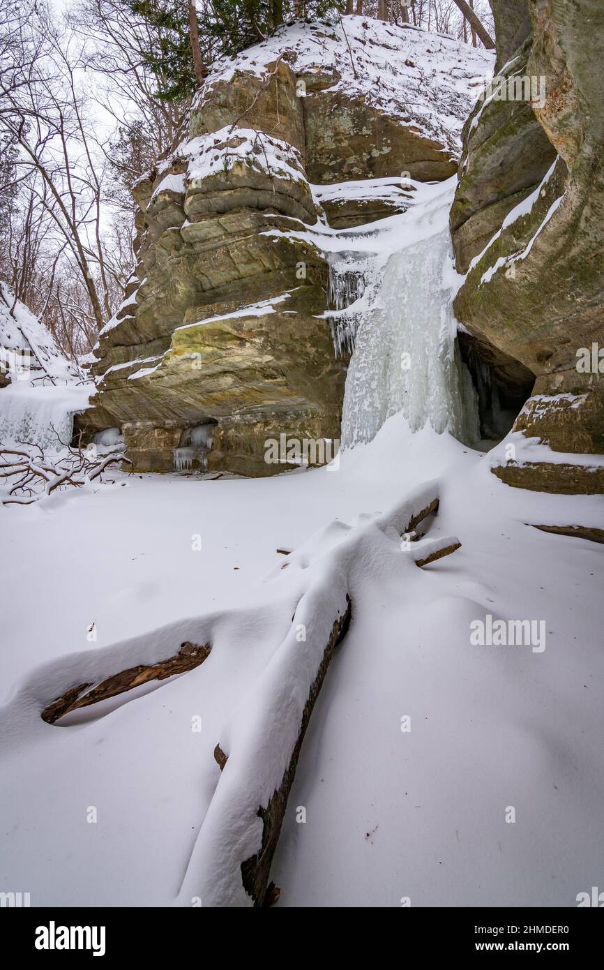 Frozen waterfall and deep snow on the hiking trails at Matthiessen ...