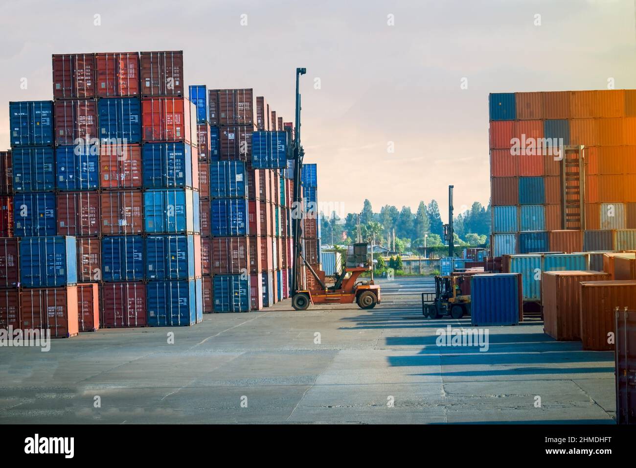 Container shipping technology hi-res stock photography and images - Alamy