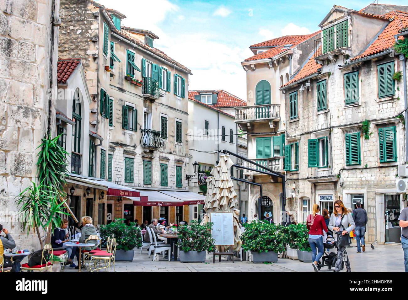 Fruit square hi-res stock photography and images - Alamy