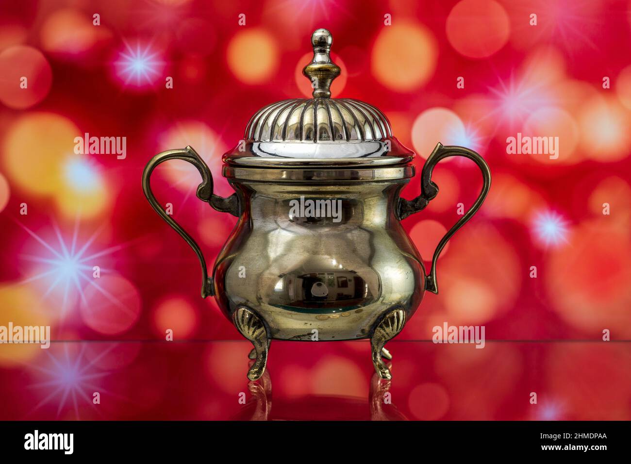 Antique Sugar Bowl Silverware Reflection Stock Photo - Alamy
