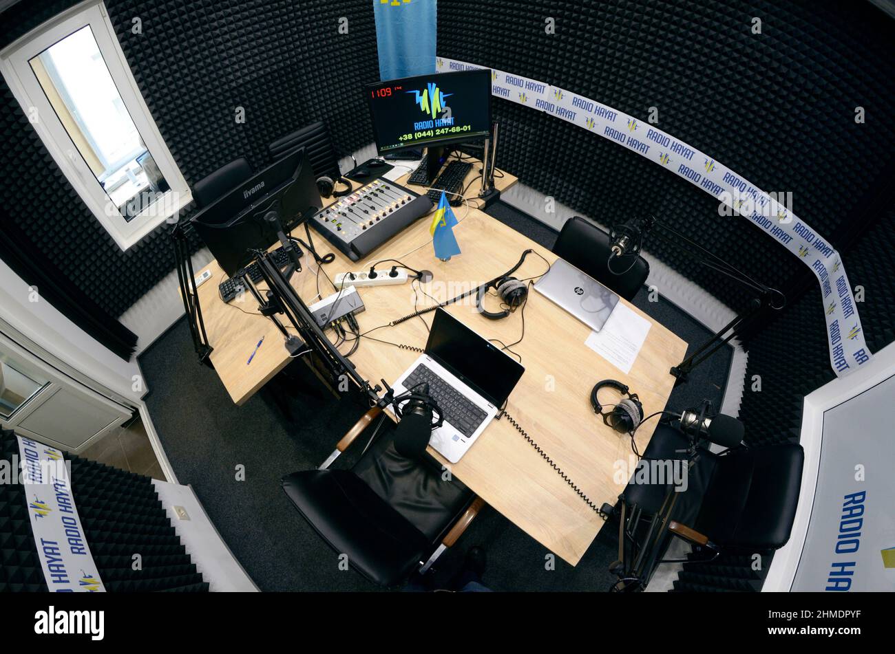 Radio studio interior hi-res stock photography and images - Alamy