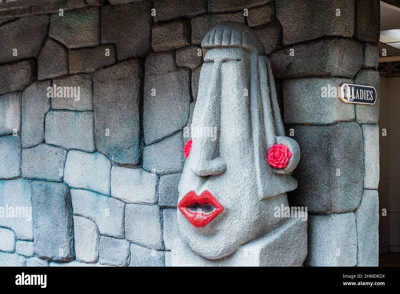Female moai hi-res stock photography and images - Alamy