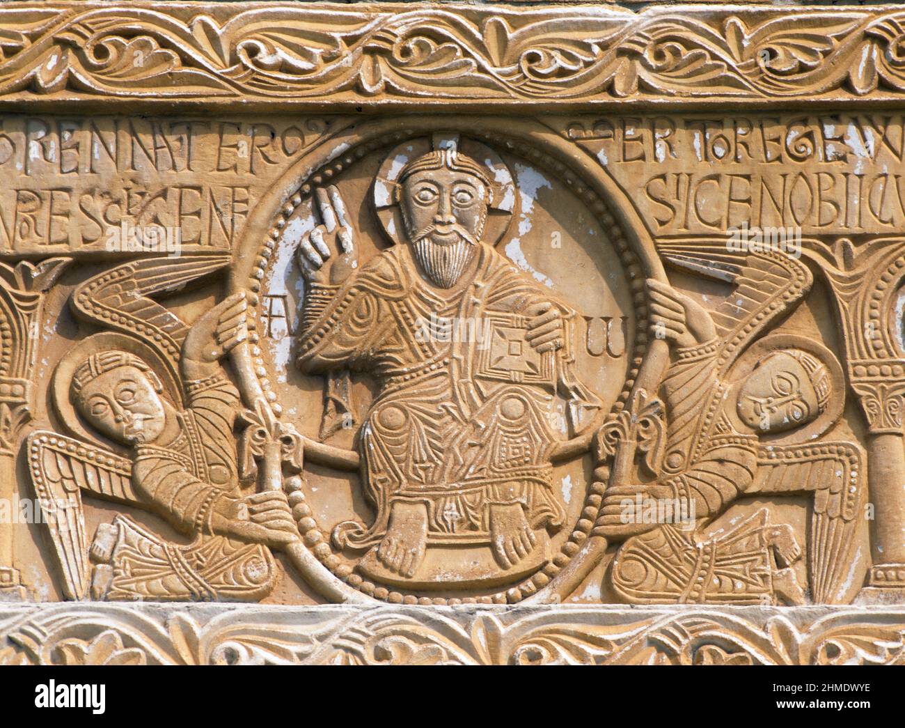 Saint-Genis de Fontaines, Westportal, Tympanon Stock Photo - Alamy