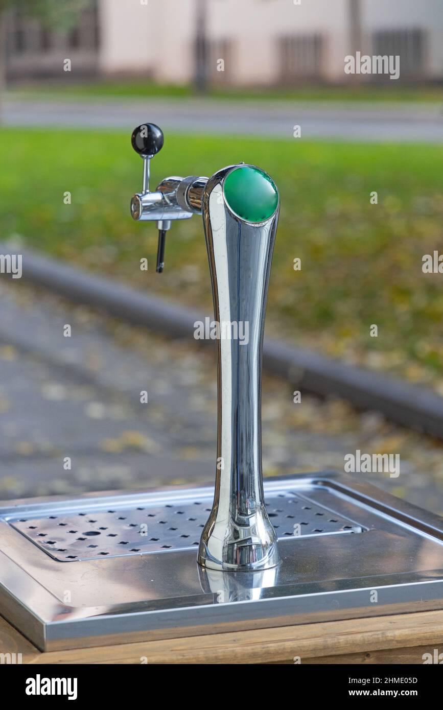 Draught beer tap hi-res stock photography and images - Alamy