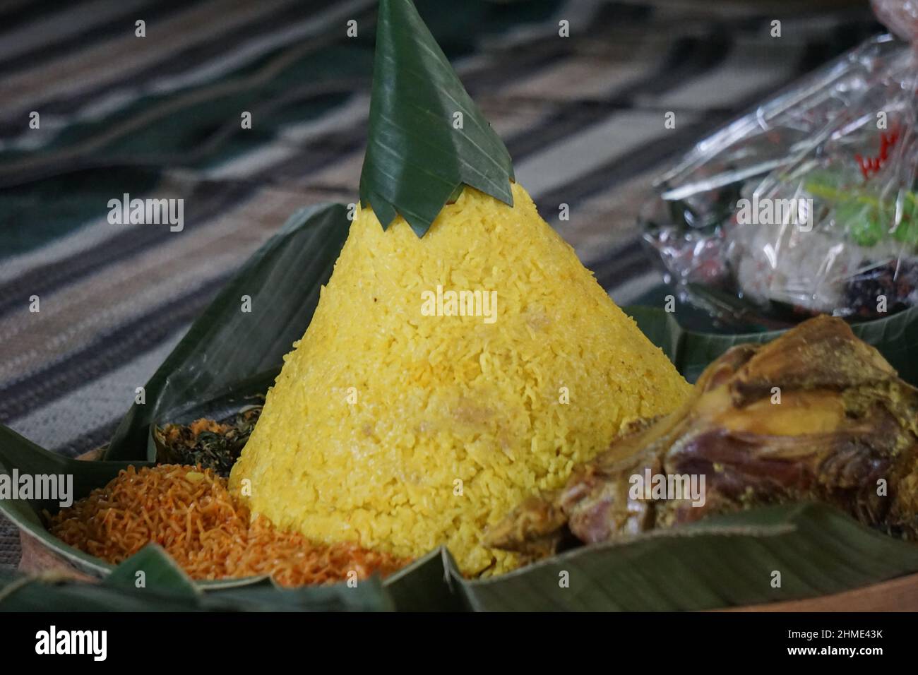 Tumpeng modern hi-res stock photography and images - Alamy