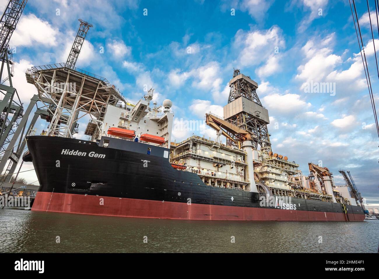The 228-meter long ‘Hidden Gem’ docked in the Port of Rotterdam in ...