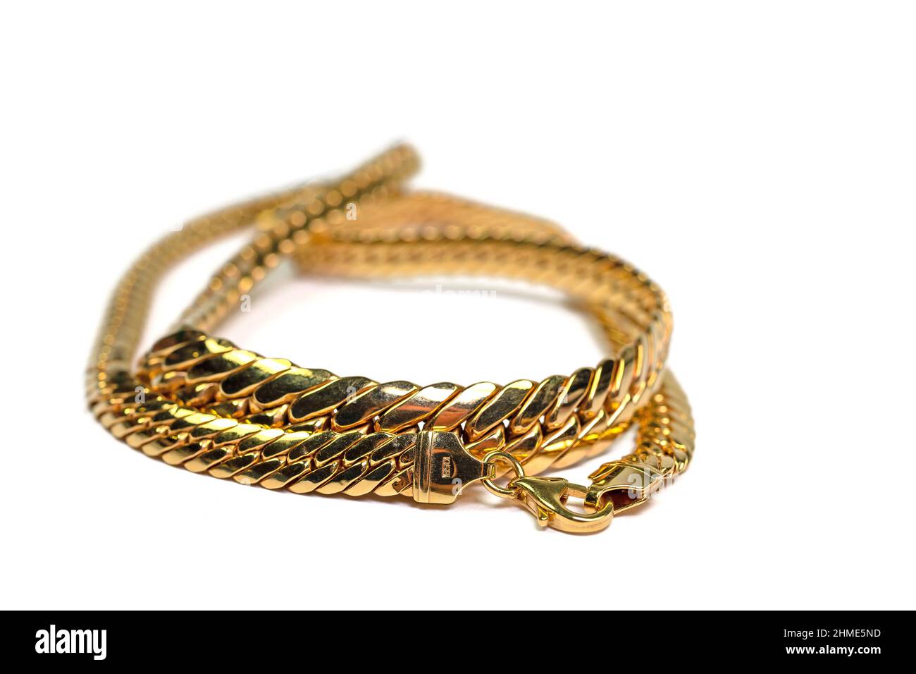 Gold Chains Cut Out Stock Images & Pictures - Alamy