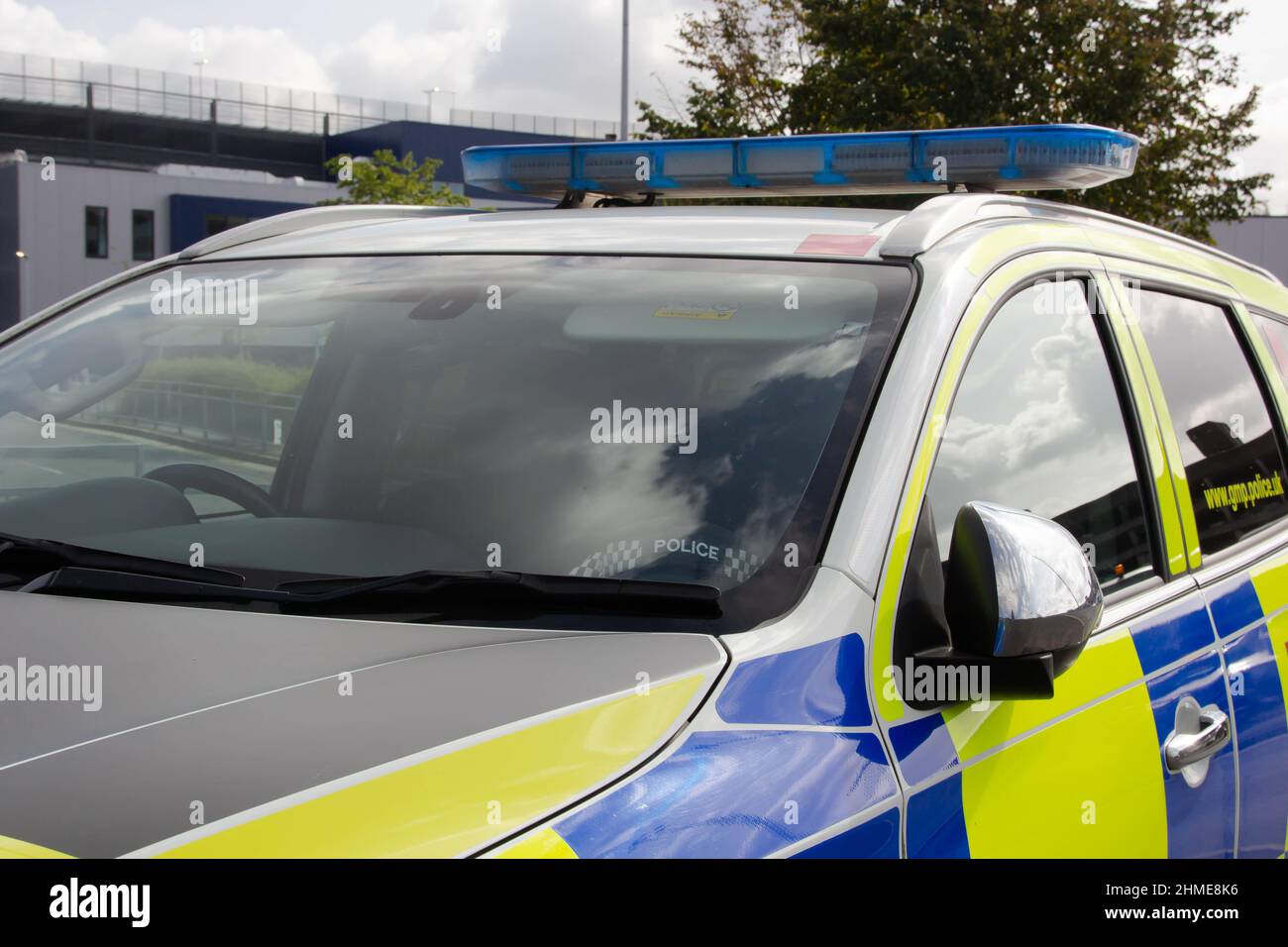 Police 4x4 hi-res stock photography and images - Alamy