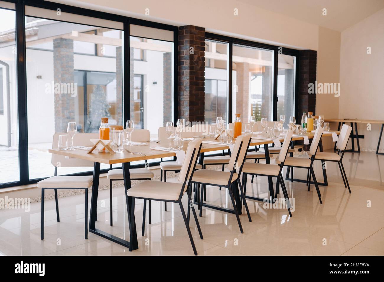 Empty room before decoration hi-res stock photography and images - Alamy