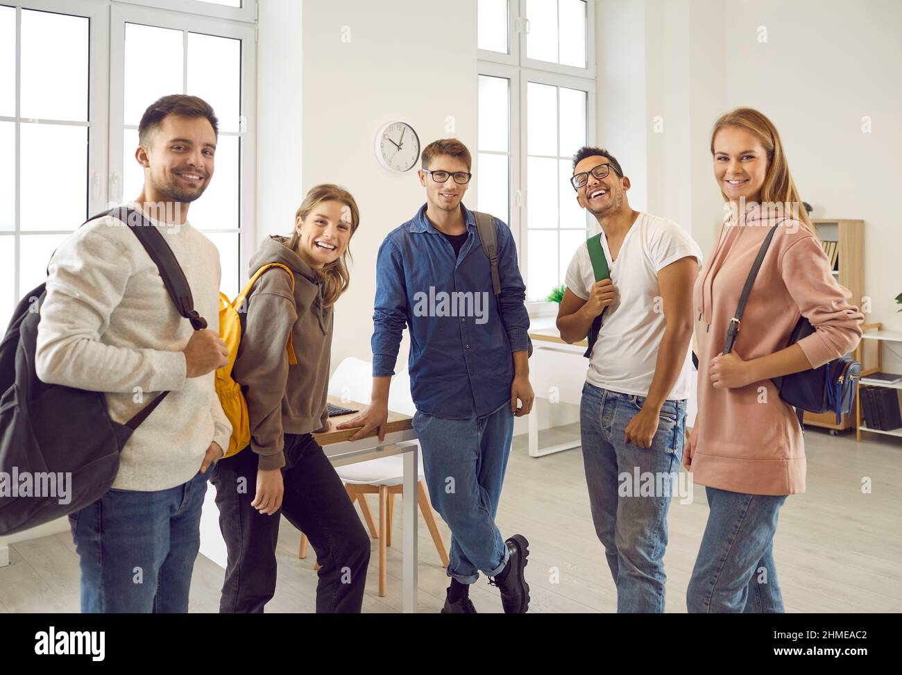 Indian college girl classroom hi-res stock photography and images - Alamy