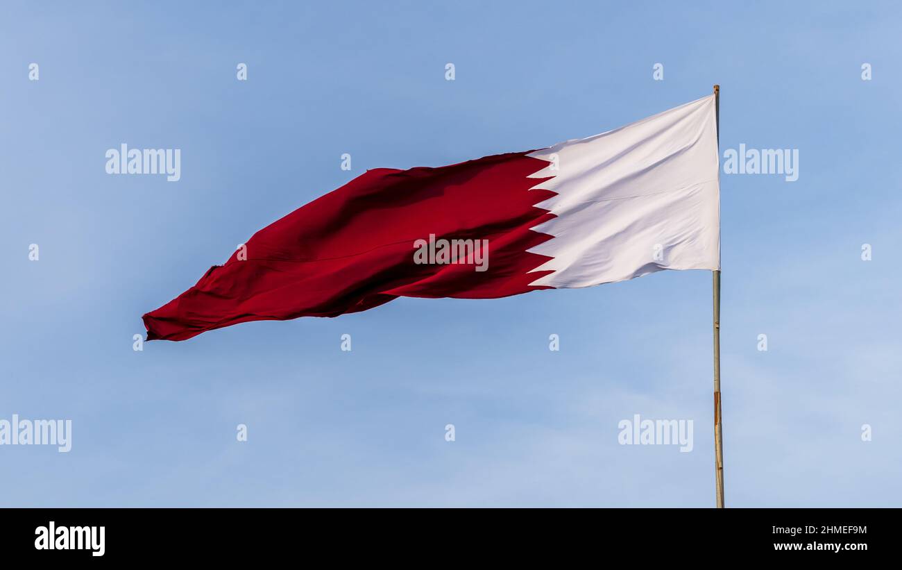 Flying a qatar flag hi-res stock photography and images - Alamy